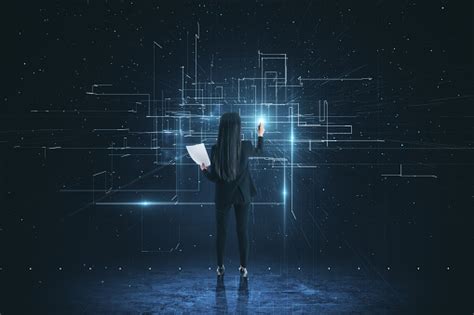 어두운 배경에 추상적 인 빛나는 라인 인터페이스를 사용하는 매력적인 젊은 유럽 사업가의 뒷모습 빅 데이터 메타버스 및 연결 개념