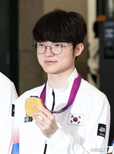[사진] 페이커 이상혁 눈부신 금메달 머니s