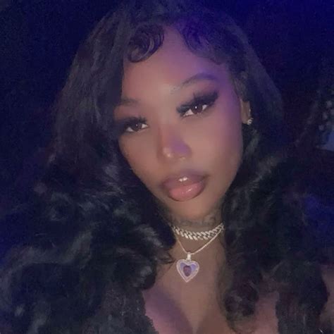 Pin By Tiffany On Summer Walker Celebrity Selfies Handsome Celebrities Hair Inspiration