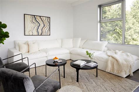 Moes Home Collection Photos Reviews Furniture Stores Glen Drive Vancouver