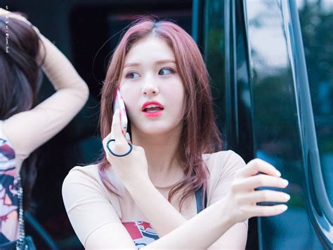 소미의미소 On Twitter 160903 플디콘 퇴근 전소미 8pic 소미 Somi 아이오아이 Ioi 전소미 할머니랑 통화하는거 너무 귀여웠고ㅜ 그와중에