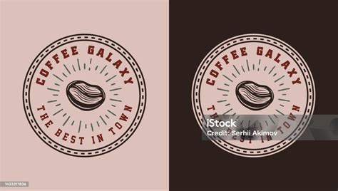 빈티지 복고풍 스타일의 커피 엠블럼 로고 배지 세트 포스터 또는 인쇄물처럼 사용할 수 있습니다 흑백 그래픽 아트 벡터