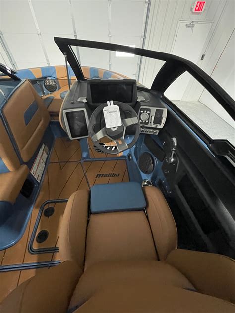 Brown Malibu Wakesetter