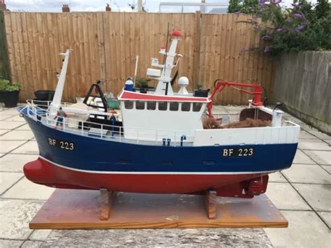 RADIO CONTROLLED FISHING Boat EUR 296,14 - PicClick DE