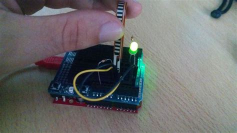 How to use a Flex sensor with Arduino - Tutorial - Ardumotive Arduino Greek Playground