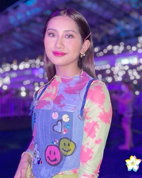 Sheena Bini Korean Outfits Female Filipino Photo Series