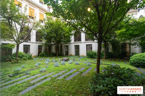 Le Couvent De Lannonciation Découvrez Cette église Et Son Cloître Secret Au Cœur De Paris 8e