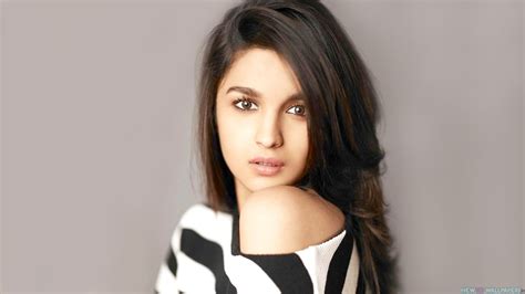 Latest Bollywood Actress Wallpapers 2018 Hd 67 Pictures Wallpaperset