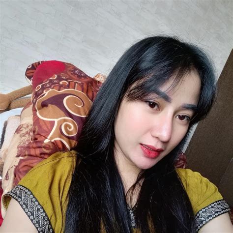 Indah Sari On Reels