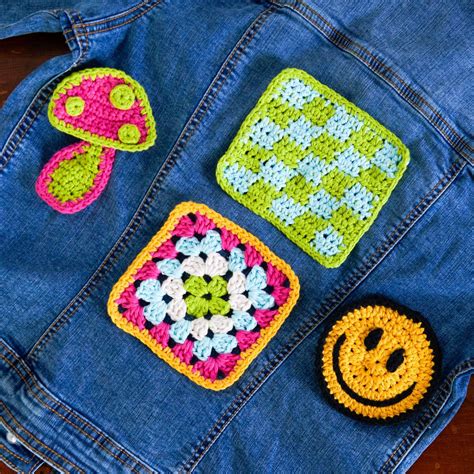 Free Easy Lily Three Patch Appliques Crochet Pattern Yarnspirations
