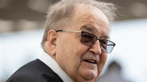 Ojciec Tadeusz Organizuje Sylwestra Z Wartościami Tani Jak Barszcz