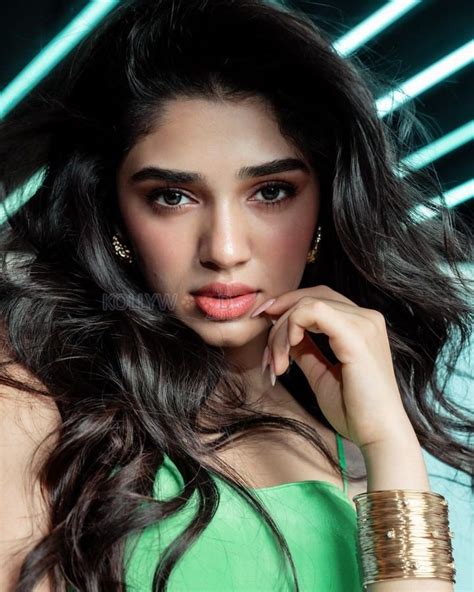 Adorable Krithi Shetty In A Green Sleeveless Dress Pictures 01 306828