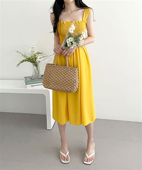 클래식블랑 파파야 여름 스모크 밴딩 프릴 쉬폰 나시 플레어 롱 원피스 휴양지룩 바캉스룩