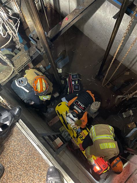 작업 중 갑자기 작동한 엘리베이터40대 중상 노컷뉴스