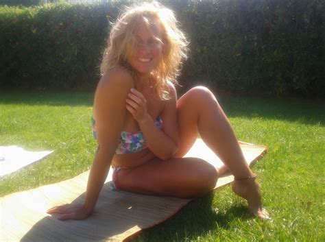 Selena S Posing Pics Xhamster