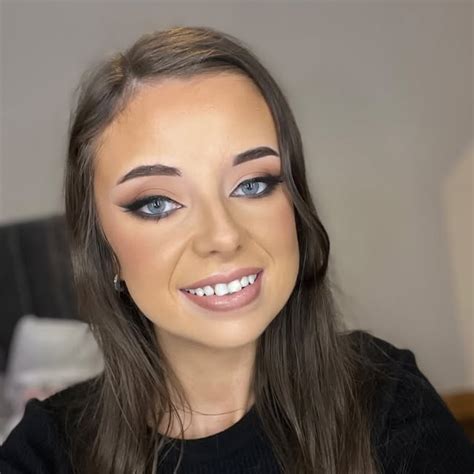 Jasmine Walsh Makeup 🎨 (@jasminewmakeup) • Threads, Say more