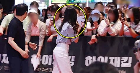 말도 안 돼…성동일과 Vip 시사회 등장한 여성 다 소리질렀다 위키트리