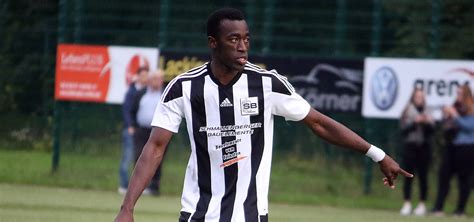 Stürmer Daouda Barry Verlässt Fleckenberg Grafschaft Sofort Match Day De
