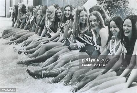 A Splash For Miss Canada Contestants Miss Canada Contestants Get A