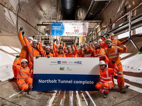 Hitachi Rail Completes Delivery Of New London Underground Signalling System