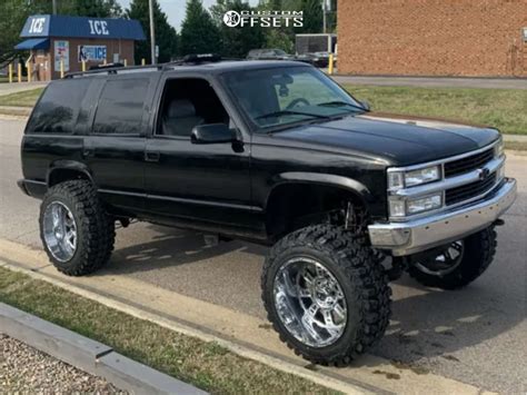 1995 Chevrolet Tahoe With 22x14 76 Xd Xd809 Riot And 37135r22