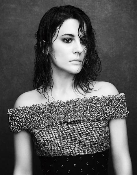Phoebe Fox Actress Biography Photo Best Movies And Tv Shows