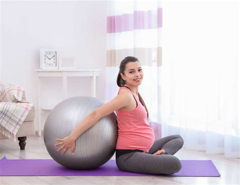 The Best Pregnancy Ball Exercises For Pelvic Pain