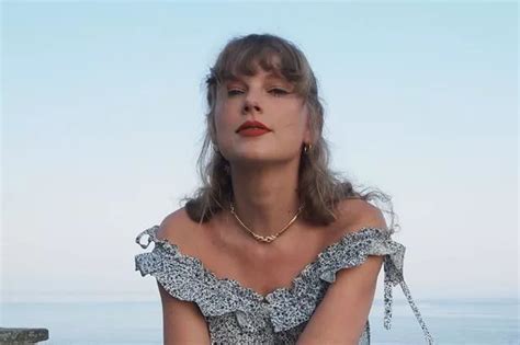 Taylor Swift Fans Angry At Disgusting Fake Swifties Who Swarmed