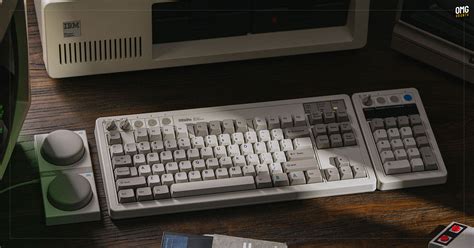Ibms Iconic Model M Keyboard Reimagined By 8bitdo Omg Ubuntu