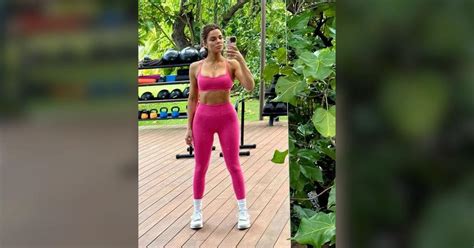 Khloe Kardashian Shows Fit Physique During Hardcore Gym Workout Photo