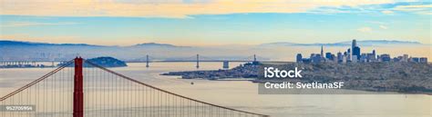 백그라운드에서 스카이 라인 샌 프란 시스 코와 골든 게이트 브릿지의 파노라마 스카이라인에 대한 스톡 사진 및 기타 이미지 스카이라인 파노라마 건축 Istock