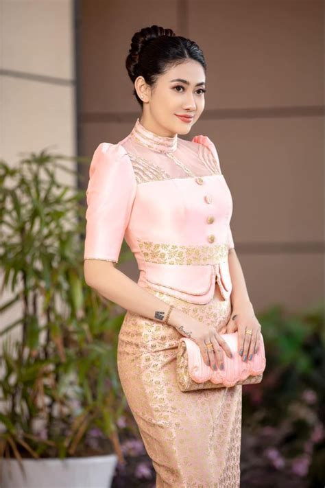 Pinterest Traditional Dresses Designs Traditional Dresses Traditional Outfits