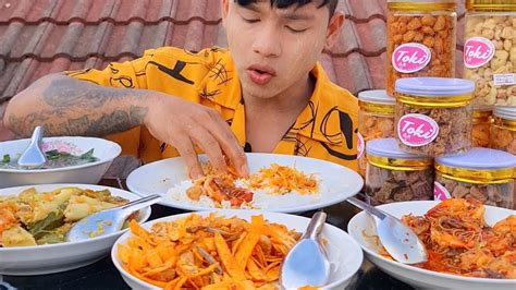 ပုဇွန်အစပ်ကြော်စပါလင်မွှေးမွှေးမျှစ်နဲ့ရုံပတေသီးအာပူအစပ်ချက် မြင်းခွာရ