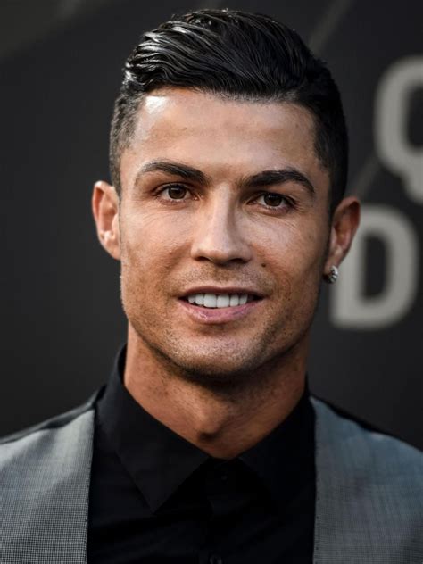 Криштиану Роналду сделал предложение своей девушке Джорджине Родригес