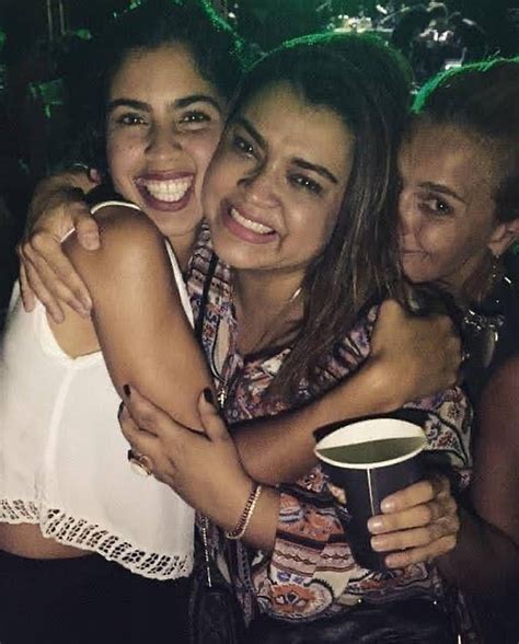 Bela Gil chora ao vivo e revela drama com Preta Gil: “Das piores coisas ...