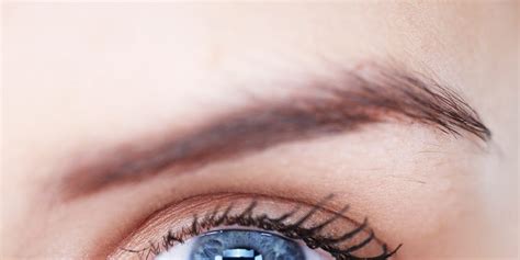 How To Fix Clumpy Lashes Quickly