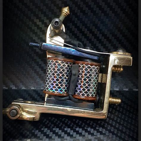 Polished Brass Jonsey Shader Graffinkstattoos