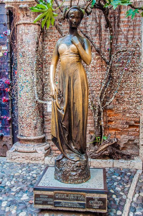 Juliet Statue In Verona Juliets House In Fair Verona My Corner Of