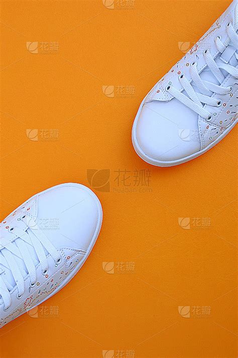 时尚舒适的鞋子男女皆宜的运动鞋