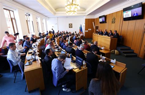 Столичният общински съвет провежда извънредно заседание в заседателна зала “София” в сградата на