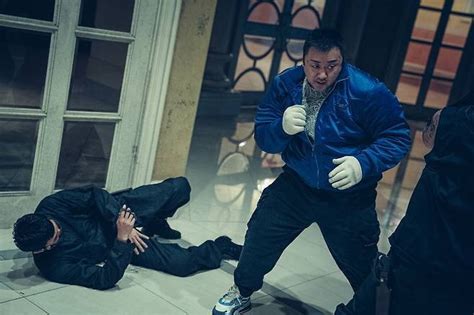 마동석 이번엔 주먹보다 말이 먼저다‥관객 위한 고민 상담소 오픈 거룩한 밤