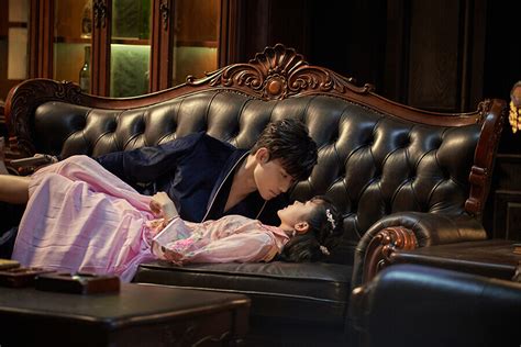 不輸《私藏浪漫》！10部「一追就停不下來」甜寵短陸劇，《我們在黑夜中相擁》一集上癮