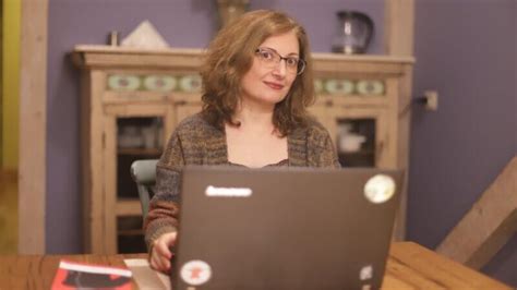 „ჩემთვის ტექსტის გამოქვეყნება გათავისუფლებას ნიშნავს საუბარი ირმა ტაველიძესთან Netgazeti