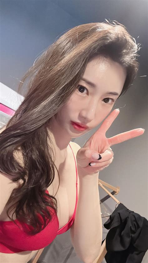 s y 오늘은 가볍게 천계20분 걷기20분 복근 어제 폭싹 정주행 했더니 피곤🫠🫠🫠 모듀모듀 일욜마무리 잘하시고 다음주도