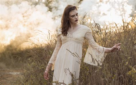 Download Wallpaper Girl Model Julia Section Girls In Resolution 2560x1600