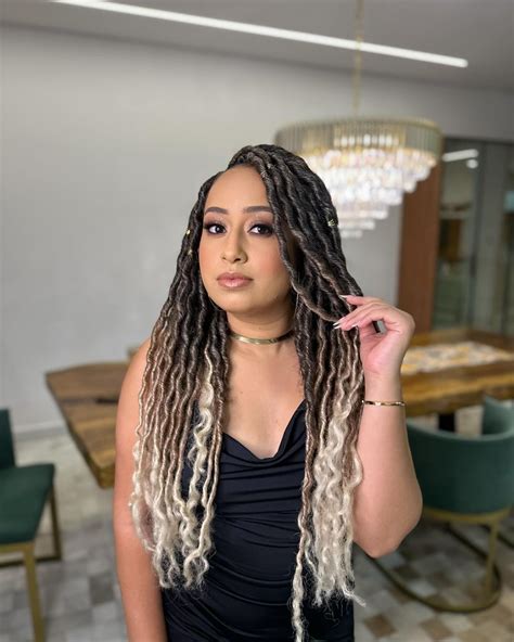 10 Trendy Faux Locs Hairstyles To Customize Your Look