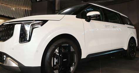 2024년 상반기 한국 자동차 판매 순위 3위는 싼타페 2위는 카니발 1위는 바로 위키트리