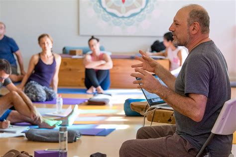 About Leslie Kaminoff – Yoga Anatomy