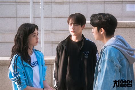 Bae In Hyuk Steps In To Protect Han Ji Hyun From A Problematic Ex