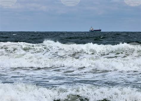 Пострадал чуждестранен моряк бе превозен с катер на "Морска ...